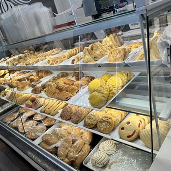 FLOWERS BAKERY CAFE - Updated January 2025 - 262 Photos & 226 Reviews ...