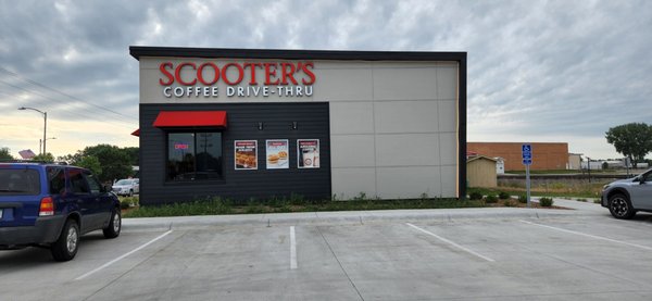 SCOOTER’S COFFEE - Updated December 2025 - 602 E Hwy 12, Litchfield ...