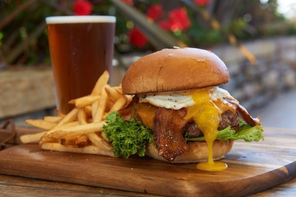 CHIEF’S BURGERS BREW & SPIRITS - Updated November 2024 - 257 Photos ...