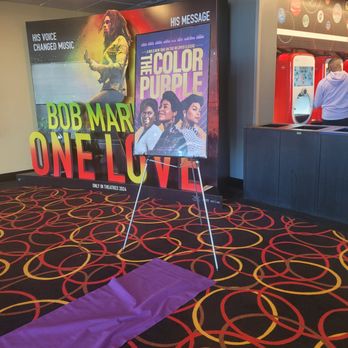 AMC FREEHOLD 14 - Updated September 2025 - 61 Photos & 118 Reviews ...