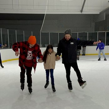 LA KINGS ICELAND AT PARAMOUNT - Updated October 2024 - 101 Photos & 68 ...