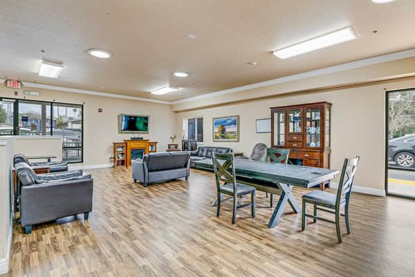 APPLE RIDGE ASSISTED LIVING - Updated December 2025 - 39 Photos - 3950 ...