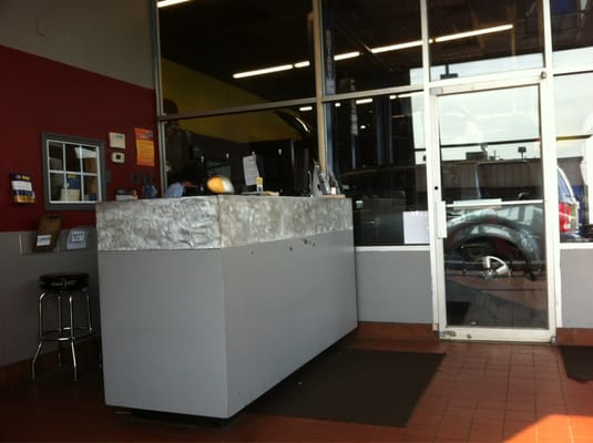 MONRO AUTO SERVICE AND TIRE CENTERS - Updated October 2025 - 63 Reviews ...