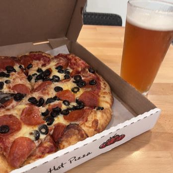 D6 PIZZA - SPRING VALLEY LAKE - Updated August 2024 - 30 Photos & 31 ...