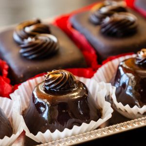 CRUSHED RED - 132 Photos & 160 Reviews - 10640 Roe Ave, Overland Park ...