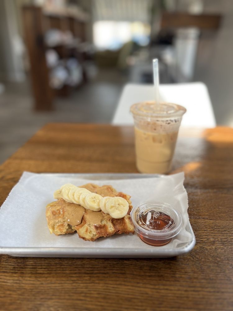 CLIEU COFFEE - Updated July 2025 - 176 Photos & 127 Reviews - 106 E ...