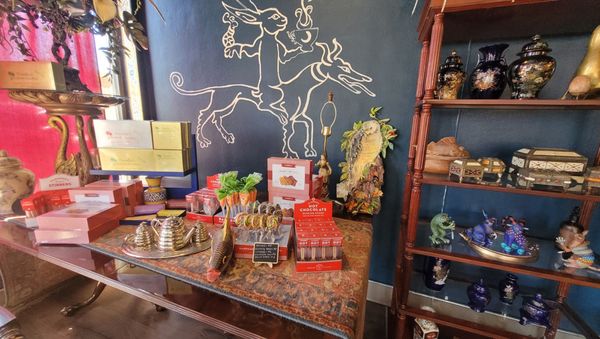 MOON RIVER CAFE & CURIOSITIES - Updated May 2025 - 12 Photos - 728 E ...