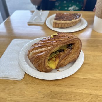 MADO PARIS FRENCH BAKERY & CAFE - Updated June 2024 - 121 Photos & 85 ...