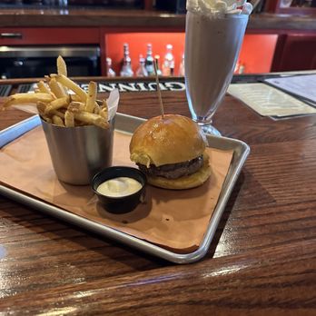 PRIME BURGER BAR - Updated December 2024 - 145 Photos & 195 Reviews ...