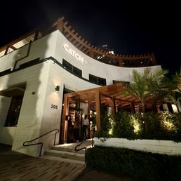 CATCH - Updated December 2025 - 274 Photos & 125 Reviews - 200 S Pointe ...