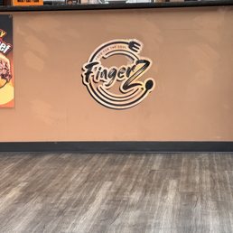 FINGERZ - Updated December 2025 - 132 Photos & 97 Reviews - 2115 Main ...