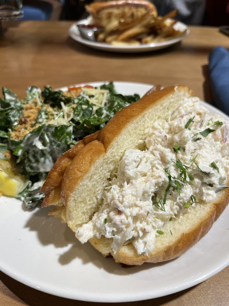 32 BAR & GRILL - 80 Photos & 46 Reviews - 10601 5th Ave NE, Seattle ...