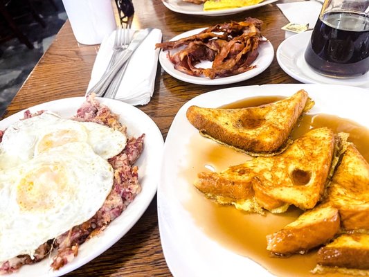 IRISH COTTAGE RESTAURANT AND PUB - Updated June 2025 - 277 Photos & 551 ...