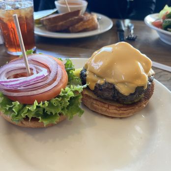 COASTERS TAPHOUSE - Gastropub - 5675 N Atlantic Ave, Cocoa Beach ...