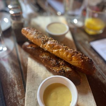 BROADSTONE BAR & KITCHEN - Updated December 2024 - 560 Photos & 383 ...