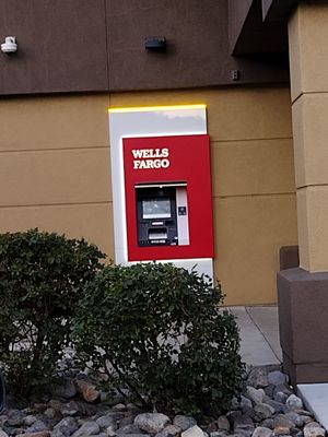 WELLS FARGO BANK - Updated January 2026 - 11 Photos & 25 Reviews - 5125 ...