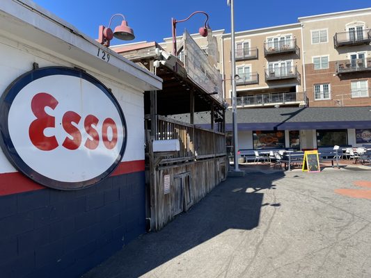 THE ESSO CLUB - Updated December 2025 - 89 Photos & 133 Reviews - 129 ...