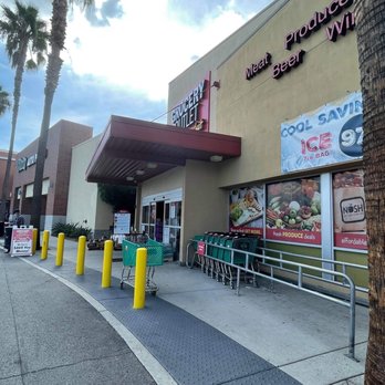 GROCERY OUTLET BARGAIN MARKET - Updated August 2025 - 115 Photos & 82 ...