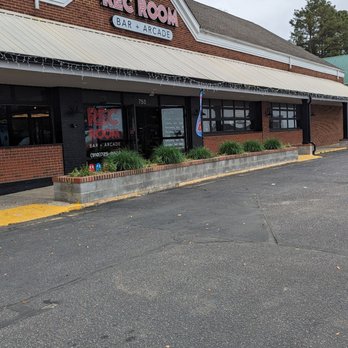 REC ROOM SOUTHERN PINES - Updated October 2025 - 12 Reviews - 750 SW ...