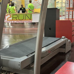 FIT2RUN, THE RUNNER’S SUPERSTORE - 112 Photos & 144 Reviews - 2223 N W ...