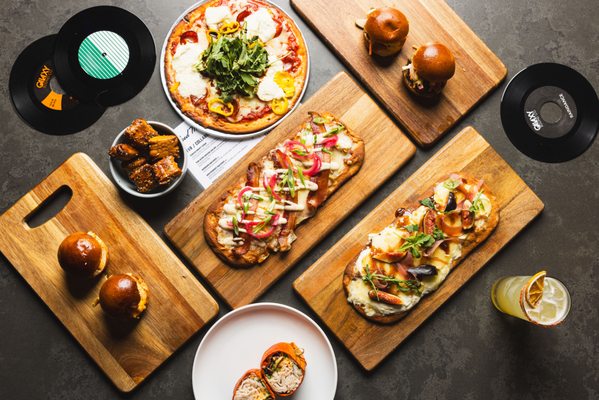 THE VINYL ROOM - Updated October 2025 - 251 Photos & 66 Reviews - 396 ...