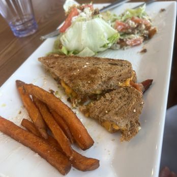 PERK UP KITCHEN - 20 Photos - 3809 West Old Shakopee Rd, Bloomington ...