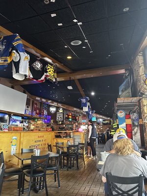 DUFF’S FAMOUS WINGS - Updated February 2025 - 178 Photos & 247 Reviews ...