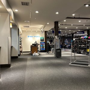 VAIL SPORTS - VAIL MOUNTAIN PLAZA - 10 Reviews - 151 Vail Ln Mountain ...