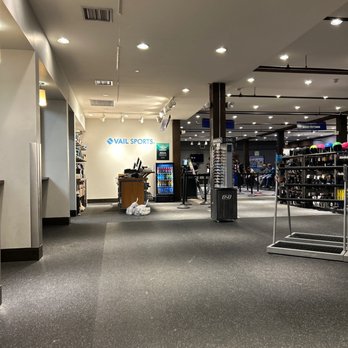 VAIL SPORTS - VAIL MOUNTAIN PLAZA - Updated January 2026 - 11 Photos ...