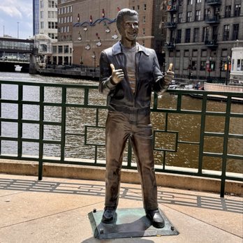 BRONZE FONZ - Updated September 2025 - 99 Photos & 84 Reviews - 100 E ...