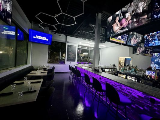 THE 19TH HOLE - Updated January 2026 - 21 Photos - 240 S Highland Ave ...