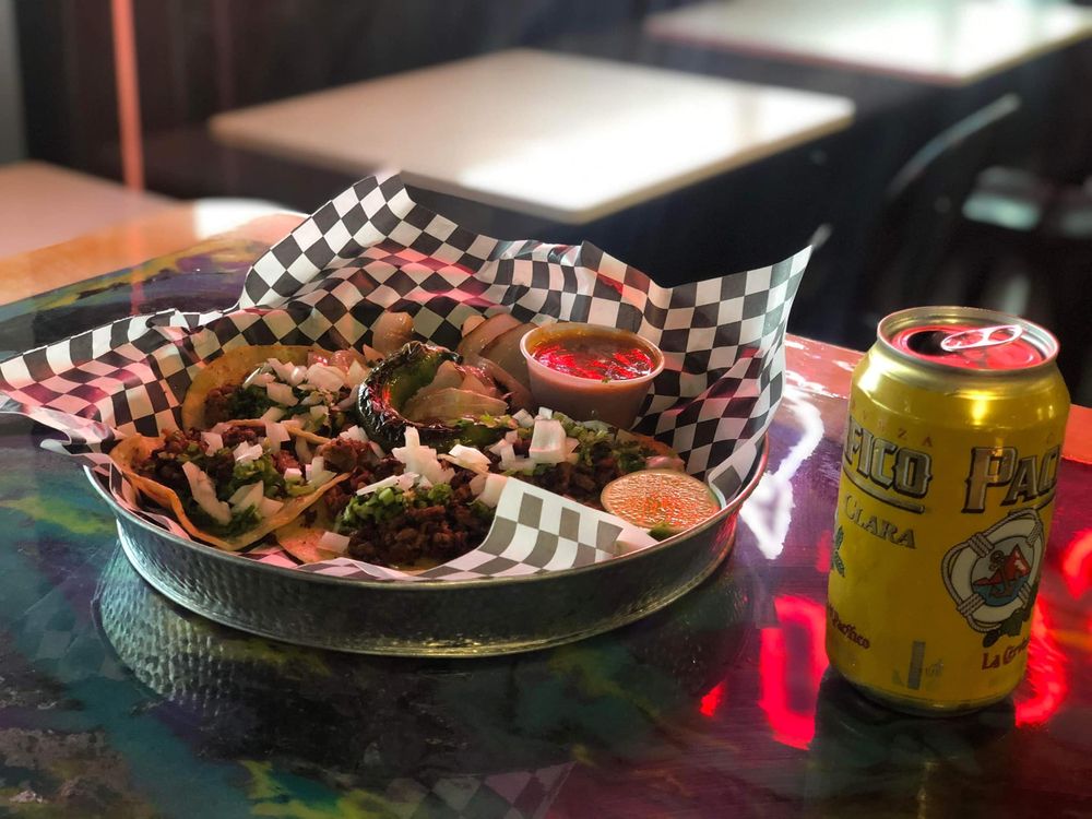 MICHELOBOS RESTAURANT & SPORTS BAR - Updated November 2025 - 14 Photos ...