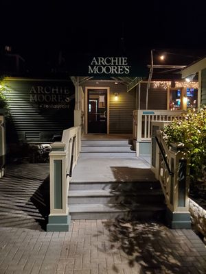 ARCHIE MOORE’S - Updated December 2025 - 94 Photos & 202 Reviews - 39 N ...
