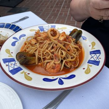 THE MISSION SQUARE RESTAURANT & LOUNGE - Updated December 2024 - 634 ...