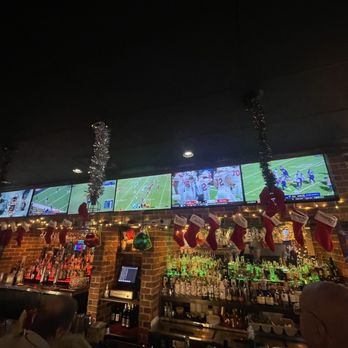 ASHBURN PUB - Updated December 2025 - 136 Photos & 208 Reviews - 44110 ...