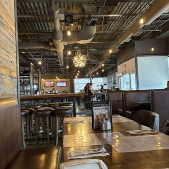 UNION SOCIAL EATERY - Updated December 2025 - 450 Photos & 409 Reviews ...