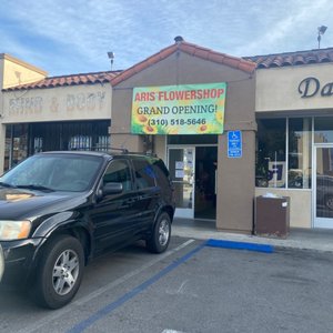 ARIS FLOWER SHOP - 87 Photos & 10 Reviews - Florists - 1812 E Carson St ...