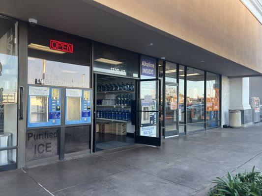 WATER STORE’N ICE - Updated August 2025 - 21 Photos & 35 Reviews - 1730 ...