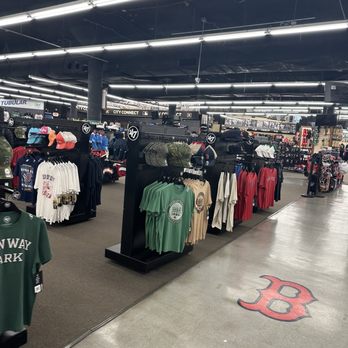 RED SOX TEAM STORE - Updated December 2025 - 108 Photos & 61 Reviews ...