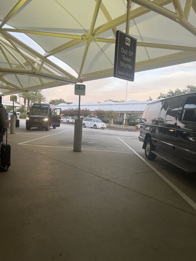 GROOME TRANSPORTATION - Updated November 2025 - 11 Photos & 49 Reviews ...