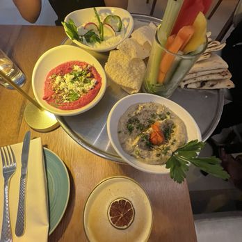 ALMYRA - Updated July 2024 - 360 Photos & 84 Reviews - 1636 Chancellor ...