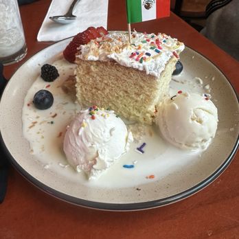 COLOSSAL RESTAURANT - Updated December 2025 - 102 Photos & 32 Reviews ...