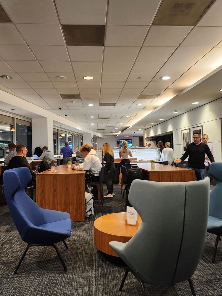 ALASKA LOUNGE - Updated December 2025 - 136 Photos & 42 Reviews - 7000 ...