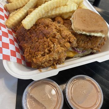 FLUSTER CLUCK HOT CHICKEN - Updated August 2025 - 169 Photos & 142 ...