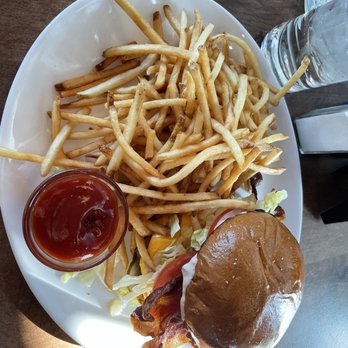 MONARCH KITCHEN & BAR - Updated December 2025 - 108 Photos & 121 ...