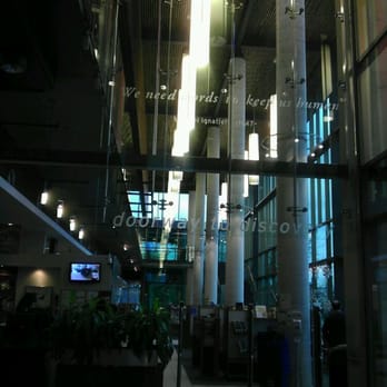 WHITBY PUBLIC LIBRARY - Updated December 2025 - 11 Photos - 405 Dundas ...