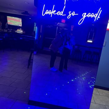 TOP DOG TAVERN - Updated July 2024 - 69 Photos & 68 Reviews - 12131 ...