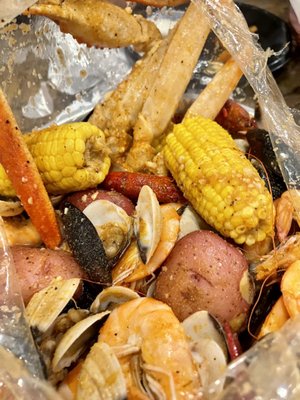 TWO CLAWS - Updated May 2025 - 117 Photos & 94 Reviews - 1255 Quintilio ...