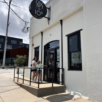 SIPS ON 10TH - Updated November 2024 - 151 Photos & 74 Reviews - 1022 S ...