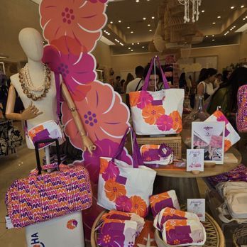 ALOHA COLLECTION - ALA MOANA CENTER - Updated December 2025 - 142 ...